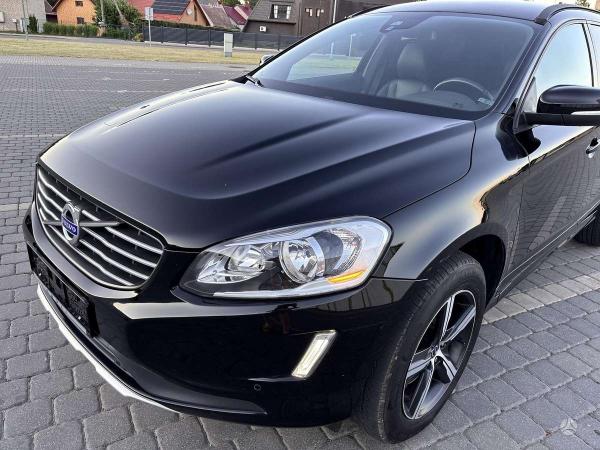 Black Volvo XC60 2013 in Raseiniai, with an engine capacity of 1.98 L and mileage of 231 thousand km for 12700 €, photo 5 on AUTOMOTO.COM.LV