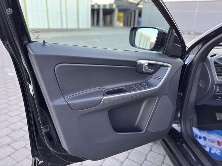 Melns Volvo XC60 2013 Raseiniai, ar dzinēja tilpumu 1.98 L un nobraukumu 231 tūkst. km par 12700 €, foto 20 vietnē AUTOMOTO.COM.LV