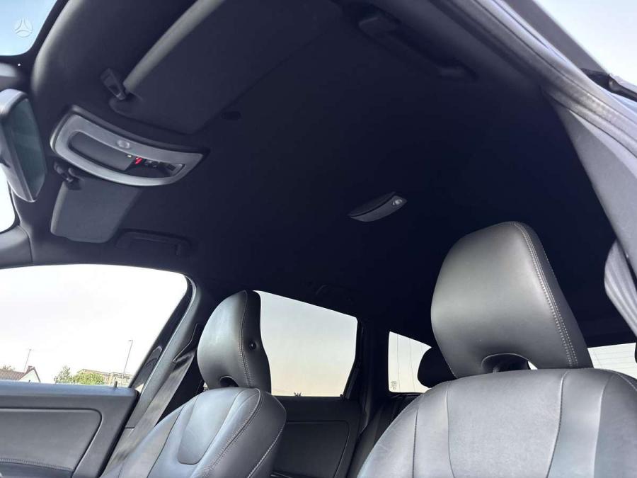 Melns Volvo XC60 2013 Raseiniai, ar dzinēja tilpumu 1.98 L un nobraukumu 231 tūkst. km par 12700 €, foto 27 vietnē AUTOMOTO.COM.LV