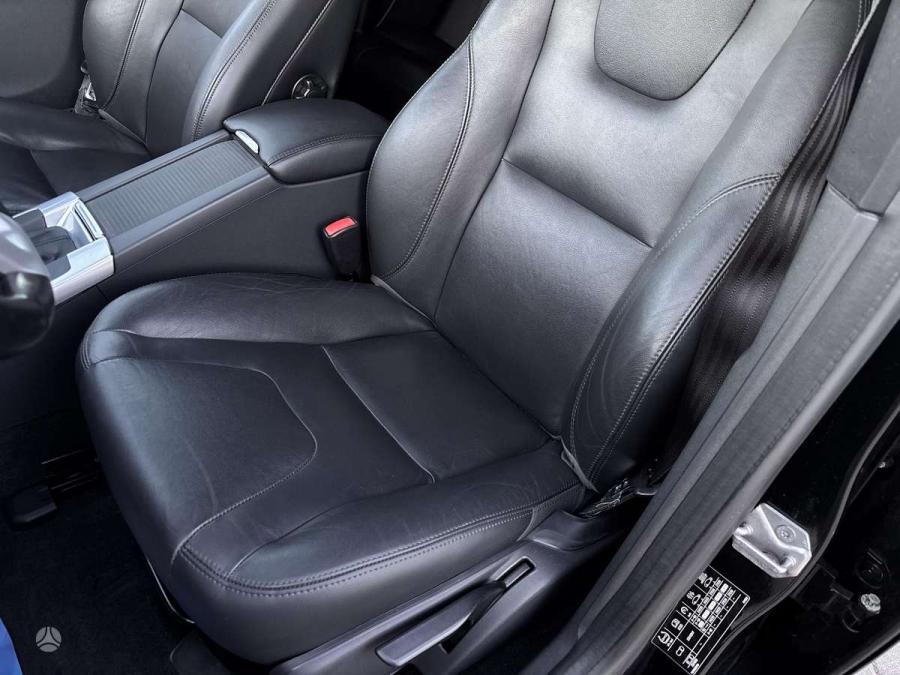 Melns Volvo XC60 2013 Raseiniai, ar dzinēja tilpumu 1.98 L un nobraukumu 231 tūkst. km par 12700 €, foto 28 vietnē AUTOMOTO.COM.LV