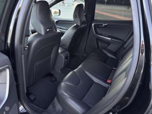 Melns Volvo XC60 2013 Raseiniai, ar dzinēja tilpumu 1.98 L un nobraukumu 231 tūkst. km par 12700 €, foto 30 vietnē AUTOMOTO.COM.LV
