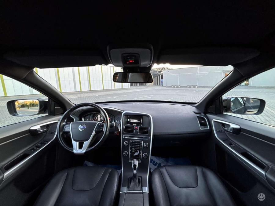 Melns Volvo XC60 2013 Raseiniai, ar dzinēja tilpumu 1.98 L un nobraukumu 231 tūkst. km par 12700 €, foto 31 vietnē AUTOMOTO.COM.LV