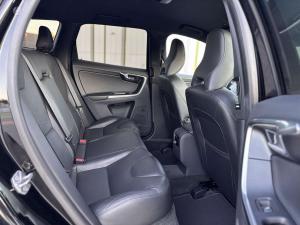 Melns Volvo XC60 2013 Raseiniai, ar dzinēja tilpumu 1.98 L un nobraukumu 231 tūkst. km par 12700 €, foto 32 vietnē AUTOMOTO.COM.LV