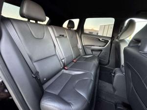 Melns Volvo XC60 2013 Raseiniai, ar dzinēja tilpumu 1.98 L un nobraukumu 231 tūkst. km par 12700 €, foto 35 vietnē AUTOMOTO.COM.LV