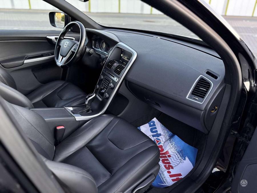 Melns Volvo XC60 2013 Raseiniai, ar dzinēja tilpumu 1.98 L un nobraukumu 231 tūkst. km par 12700 €, foto 37 vietnē AUTOMOTO.COM.LV