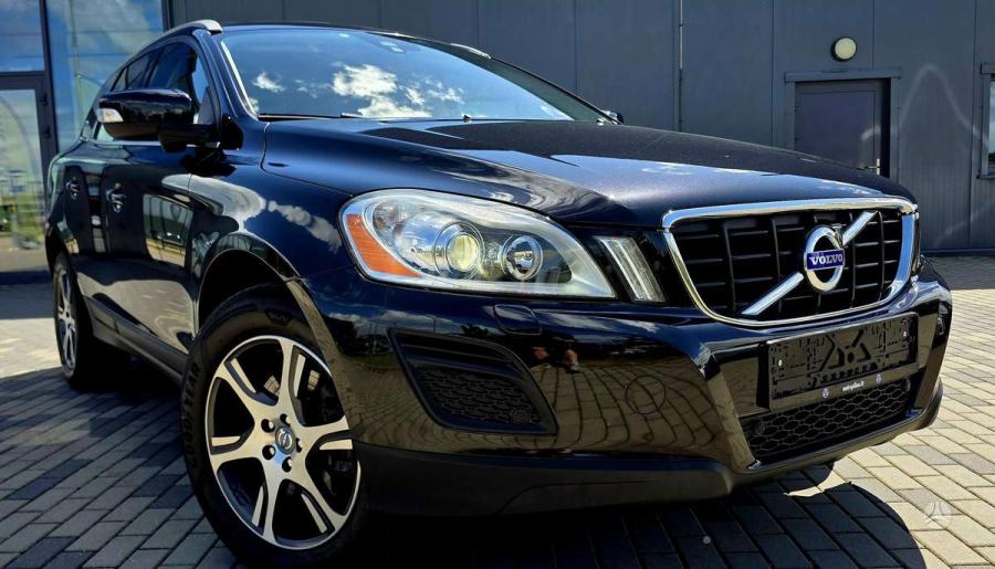 Melns Volvo XC60 2013 Šauļi, ar dzinēja tilpumu 1.98 L un nobraukumu 230 tūkst. km par 12200 €, foto 4 vietnē AUTOMOTO.COM.LV