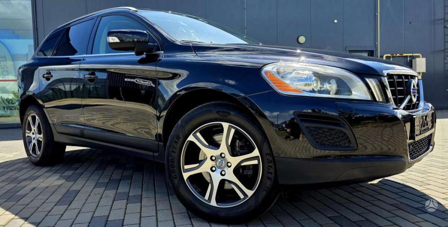 Melns Volvo XC60 2013 Šauļi, ar dzinēja tilpumu 1.98 L un nobraukumu 230 tūkst. km par 12200 €, foto 12 vietnē AUTOMOTO.COM.LV