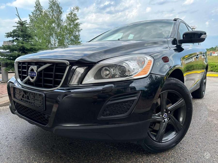 Melns Volvo XC60 2013 Viļņa, ar dzinēja tilpumu 1.98 L un nobraukumu 286 tūkst. km par 8700 €, foto 1 vietnē AUTOMOTO.COM.LV