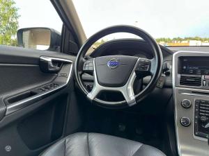Melns Volvo XC60 2013 Viļņa, ar dzinēja tilpumu 1.98 L un nobraukumu 286 tūkst. km par 8700 €, foto 17 vietnē AUTOMOTO.COM.LV