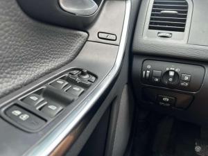 Melns Volvo XC60 2013 Viļņa, ar dzinēja tilpumu 1.98 L un nobraukumu 286 tūkst. km par 8700 €, foto 28 vietnē AUTOMOTO.COM.LV