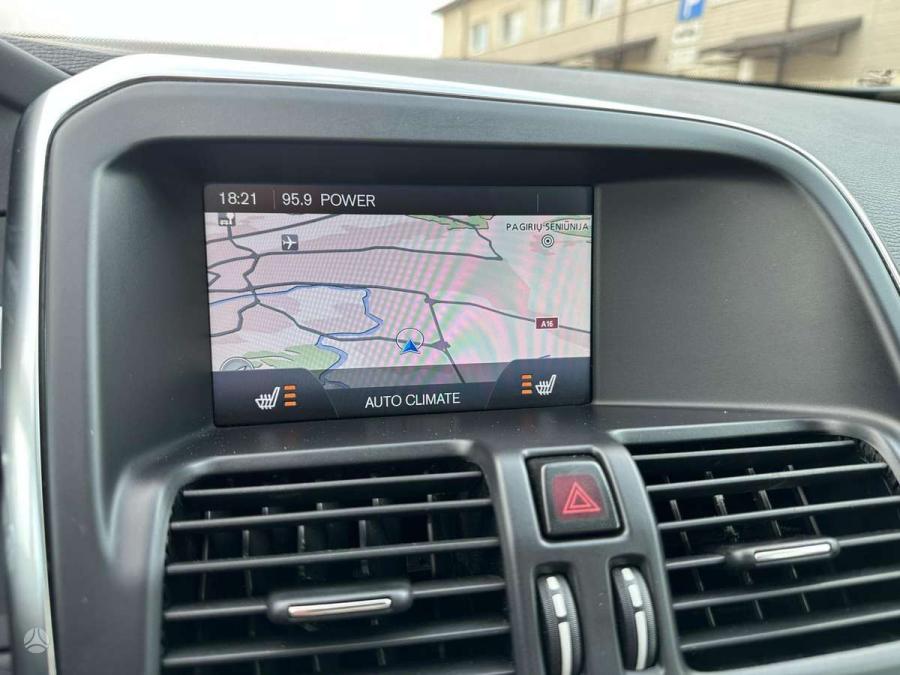 Melns Volvo XC60 2013 Viļņa, ar dzinēja tilpumu 1.98 L un nobraukumu 286 tūkst. km par 8700 €, foto 29 vietnē AUTOMOTO.COM.LV