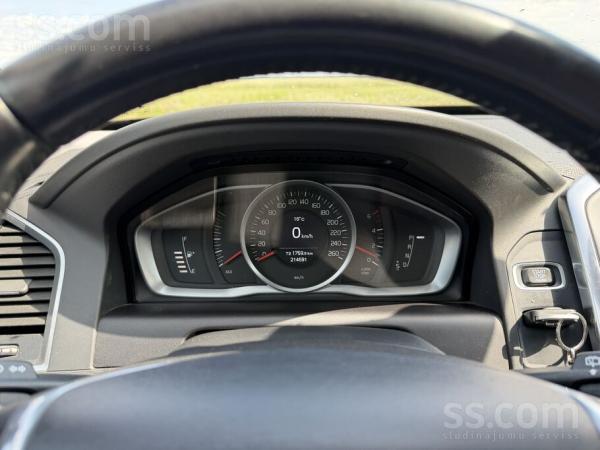 Black Volvo XC60 2013 in Liepaja, with an engine capacity of 2.00 L and mileage of 215 thousand km for 10000 €, photo 9 on AUTOMOTO.COM.LV