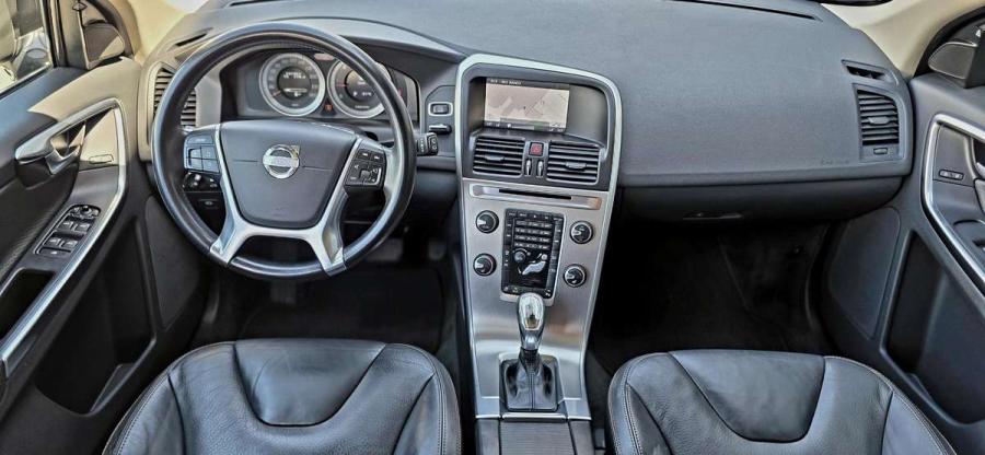 Black Volvo XC60 2013 in Siauliai, with an engine capacity of 1.98 L and mileage of 230 thousand km for 11950 €, photo 22 on AUTOMOTO.COM.LV