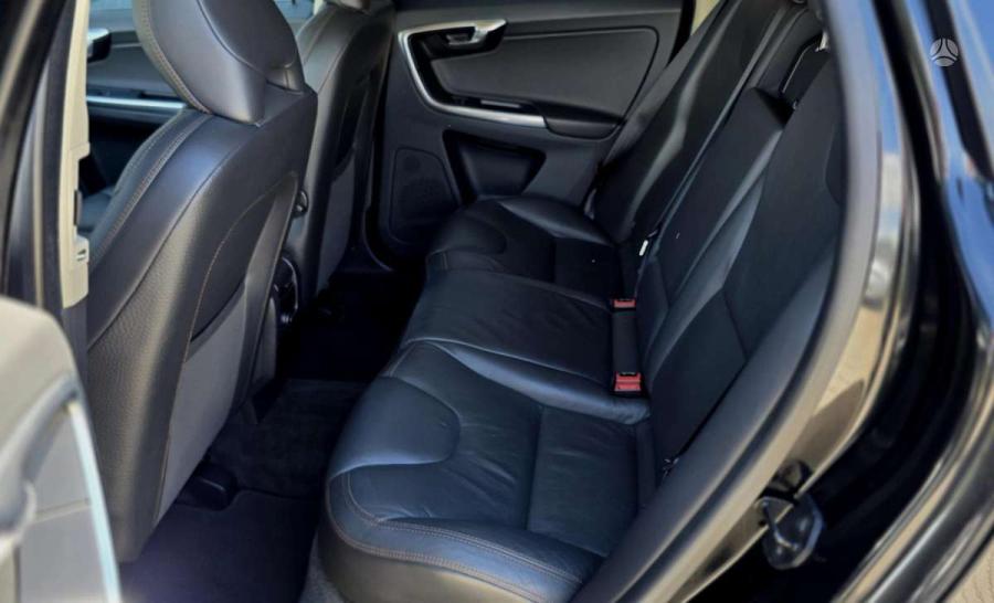 Black Volvo XC60 2013 in Siauliai, with an engine capacity of 1.98 L and mileage of 230 thousand km for 11950 €, photo 26 on AUTOMOTO.COM.LV