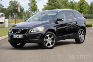 Melns Volvo XC60 2013 Jelgava, ar dzinēja tilpumu 2.40 L un nobraukumu 0 tūkst. km par 9990 €, foto  vietnē AUTOMOTO.COM.LV
