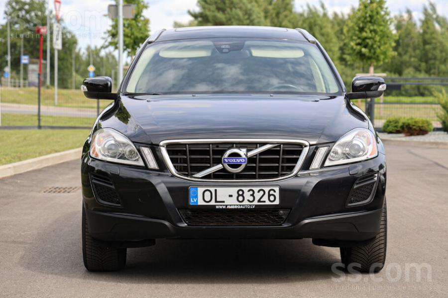 Melns Volvo XC60 2013 Jelgava, ar dzinēja tilpumu 2.40 L un nobraukumu 0 tūkst. km par 9990 €, foto 3 vietnē AUTOMOTO.COM.LV