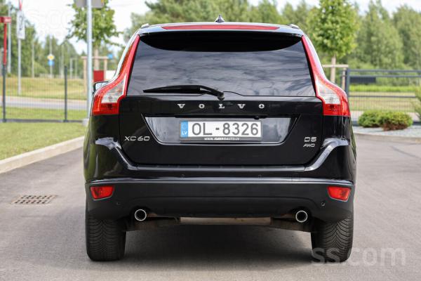 Black Volvo XC60 2013 in Jelgava, with an engine capacity of 2.40 L and mileage of 0 thousand km for 9990 €, photo 5 on AUTOMOTO.COM.LV