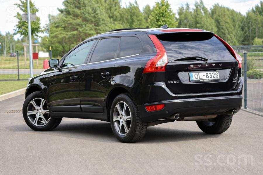 Melns Volvo XC60 2013 Jelgava, ar dzinēja tilpumu 2.40 L un nobraukumu 0 tūkst. km par 9990 €, foto 7 vietnē AUTOMOTO.COM.LV