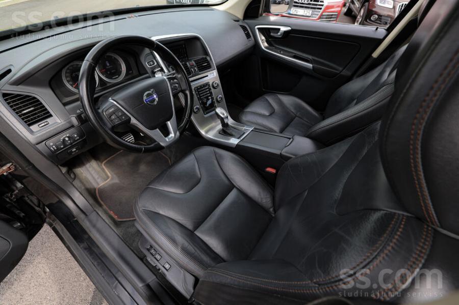 Melns Volvo XC60 2013 Jelgava, ar dzinēja tilpumu 2.40 L un nobraukumu 0 tūkst. km par 9990 €, foto 9 vietnē AUTOMOTO.COM.LV