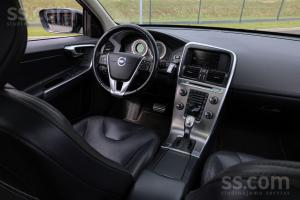 Melns Volvo XC60 2013 Jelgava, ar dzinēja tilpumu 2.40 L un nobraukumu 0 tūkst. km par 9990 €, foto 14 vietnē AUTOMOTO.COM.LV