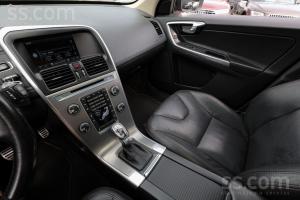 Melns Volvo XC60 2013 Jelgava, ar dzinēja tilpumu 2.40 L un nobraukumu 0 tūkst. km par 9990 €, foto 20 vietnē AUTOMOTO.COM.LV