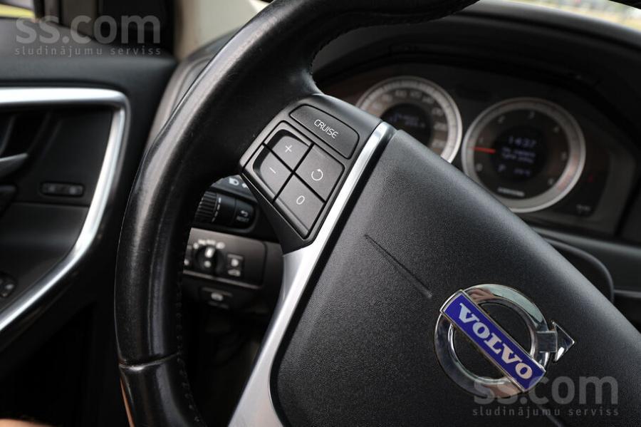 Melns Volvo XC60 2013 Jelgava, ar dzinēja tilpumu 2.40 L un nobraukumu 0 tūkst. km par 9990 €, foto 22 vietnē AUTOMOTO.COM.LV
