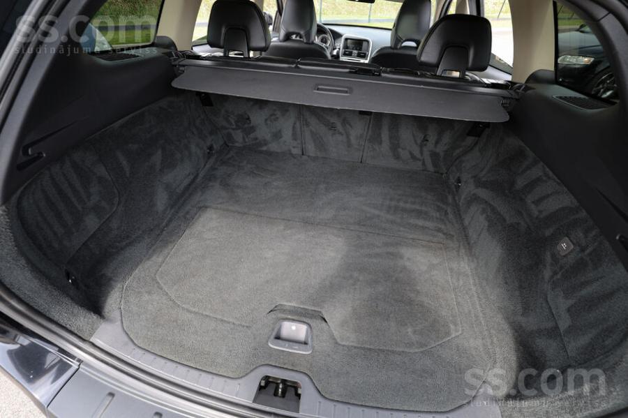 Melns Volvo XC60 2013 Jelgava, ar dzinēja tilpumu 2.40 L un nobraukumu 0 tūkst. km par 9990 €, foto 25 vietnē AUTOMOTO.COM.LV