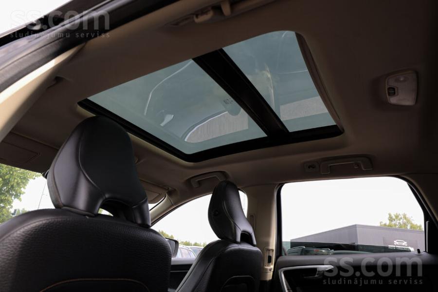 Melns Volvo XC60 2013 Jelgava, ar dzinēja tilpumu 2.40 L un nobraukumu 0 tūkst. km par 9990 €, foto 27 vietnē AUTOMOTO.COM.LV