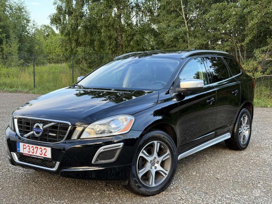 Melns Volvo XC60 2013 Šauļi, ar dzinēja tilpumu 2.95 L un nobraukumu 212 tūkst. km par 9450 €, foto 1 vietnē AUTOMOTO.COM.LV