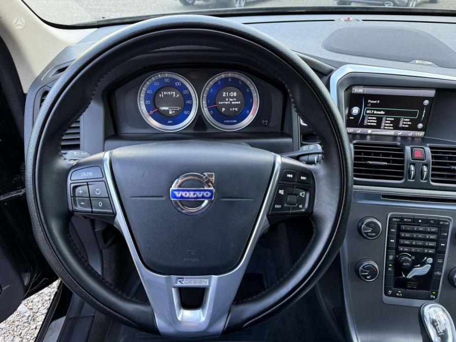 Melns Volvo XC60 2013 Šauļi, ar dzinēja tilpumu 2.95 L un nobraukumu 212 tūkst. km par 9450 €, foto 15 vietnē AUTOMOTO.COM.LV