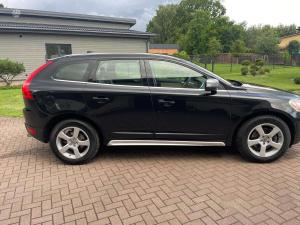 Black Volvo XC60 2013 in Siauliai, with an engine capacity of 1.98 L and mileage of 334 thousand km for 7750 €, photo 4 on AUTOMOTO.COM.LV