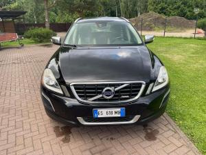 Black Volvo XC60 2013 in Siauliai, with an engine capacity of 1.98 L and mileage of 334 thousand km for 7750 €, photo 6 on AUTOMOTO.COM.LV