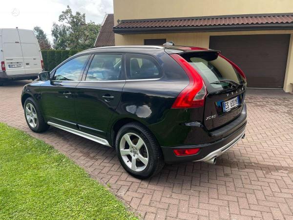 Black Volvo XC60 2013 in Siauliai, with an engine capacity of 1.98 L and mileage of 334 thousand km for 7750 €, photo 7 on AUTOMOTO.COM.LV