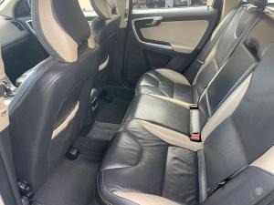Black Volvo XC60 2013 in Siauliai, with an engine capacity of 1.98 L and mileage of 334 thousand km for 7750 €, photo 13 on AUTOMOTO.COM.LV