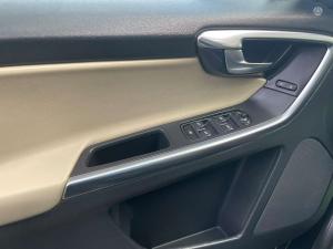 Black Volvo XC60 2013 in Siauliai, with an engine capacity of 1.98 L and mileage of 334 thousand km for 7750 €, photo 14 on AUTOMOTO.COM.LV