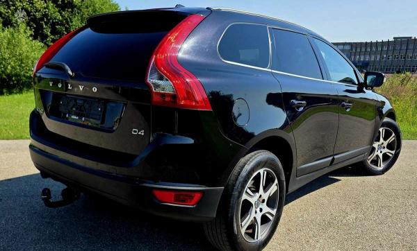 Black Volvo XC60 2013 in Siauliai, with an engine capacity of 1.98 L and mileage of 230 thousand km for 11650 €, photo 10 on AUTOMOTO.COM.LV