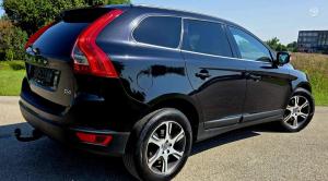 Black Volvo XC60 2013 in Siauliai, with an engine capacity of 1.98 L and mileage of 230 thousand km for 11650 €, photo 14 on AUTOMOTO.COM.LV