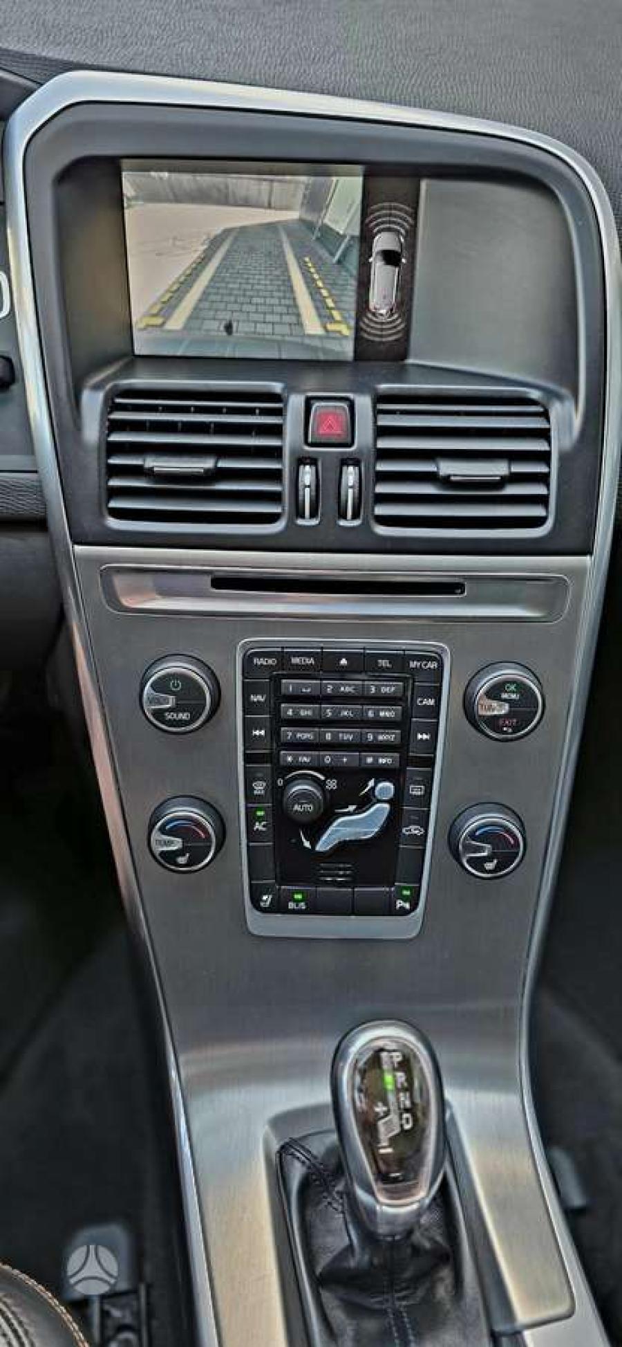 Black Volvo XC60 2013 in Siauliai, with an engine capacity of 1.98 L and mileage of 230 thousand km for 11650 €, photo 31 on AUTOMOTO.COM.LV