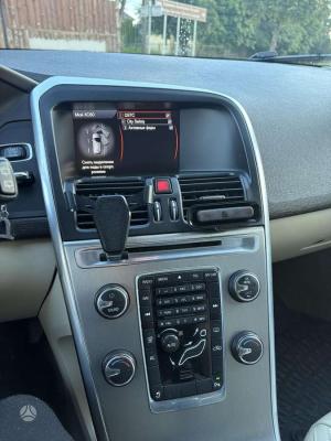 Black Volvo XC60 2013 in Vilnius, with an engine capacity of 1.98 L and mileage of 284 thousand km for 10350 €, photo 16 on AUTOMOTO.COM.LV