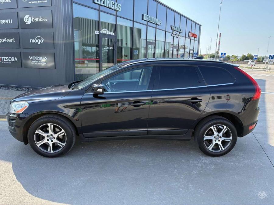 Melns Volvo XC60 2013 Šauļi, ar dzinēja tilpumu 2.40 L un nobraukumu 310 tūkst. km par 9750 €, foto 3 vietnē AUTOMOTO.COM.LV