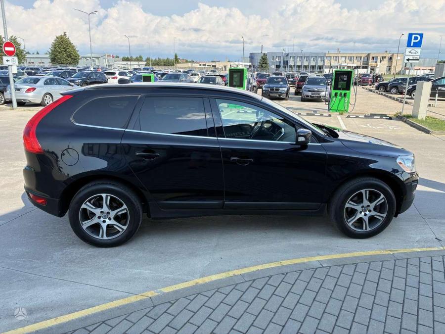 Melns Volvo XC60 2013 Šauļi, ar dzinēja tilpumu 2.40 L un nobraukumu 310 tūkst. km par 9750 €, foto 7 vietnē AUTOMOTO.COM.LV