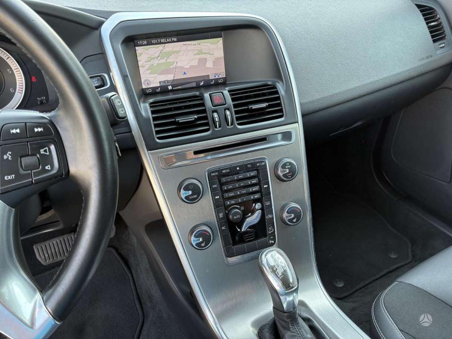 Melns Volvo XC60 2013 Šauļi, ar dzinēja tilpumu 2.40 L un nobraukumu 310 tūkst. km par 9750 €, foto 14 vietnē AUTOMOTO.COM.LV