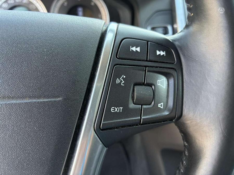 Melns Volvo XC60 2013 Šauļi, ar dzinēja tilpumu 2.40 L un nobraukumu 310 tūkst. km par 9750 €, foto 16 vietnē AUTOMOTO.COM.LV