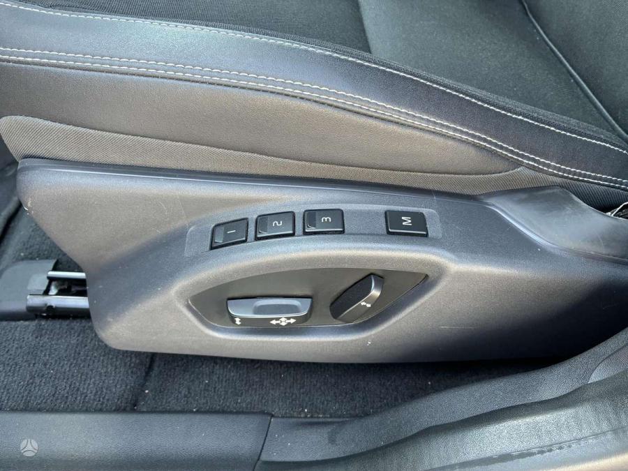 Melns Volvo XC60 2013 Šauļi, ar dzinēja tilpumu 2.40 L un nobraukumu 310 tūkst. km par 9750 €, foto 19 vietnē AUTOMOTO.COM.LV
