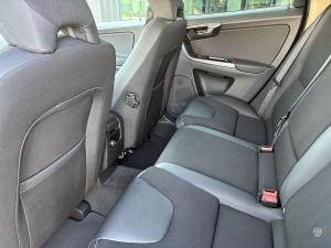 Melns Volvo XC60 2013 Šauļi, ar dzinēja tilpumu 2.40 L un nobraukumu 310 tūkst. km par 9750 €, foto 21 vietnē AUTOMOTO.COM.LV