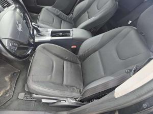 Melns Volvo XC60 2013 Panevēža, ar dzinēja tilpumu 1.98 L un nobraukumu 280 tūkst. km par 7200 €, foto 5 vietnē AUTOMOTO.COM.LV