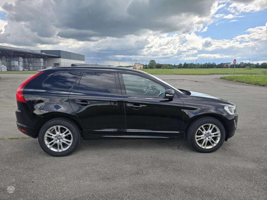 Melns Volvo XC60 2013 Panevēža, ar dzinēja tilpumu 1.98 L un nobraukumu 280 tūkst. km par 7200 €, foto 8 vietnē AUTOMOTO.COM.LV