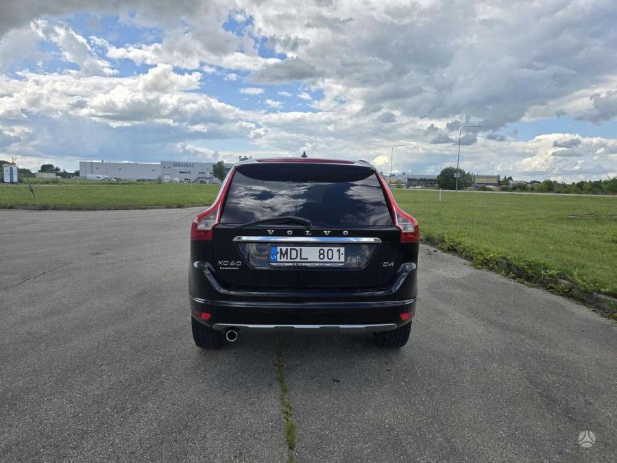 Melns Volvo XC60 2013 Panevēža, ar dzinēja tilpumu 1.98 L un nobraukumu 280 tūkst. km par 7200 €, foto 10 vietnē AUTOMOTO.COM.LV