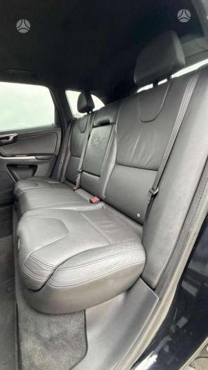 Melns Volvo XC60 2013 Šauļi, ar dzinēja tilpumu 1.98 L un nobraukumu 264 tūkst. km par 13750 €, foto 25 vietnē AUTOMOTO.COM.LV