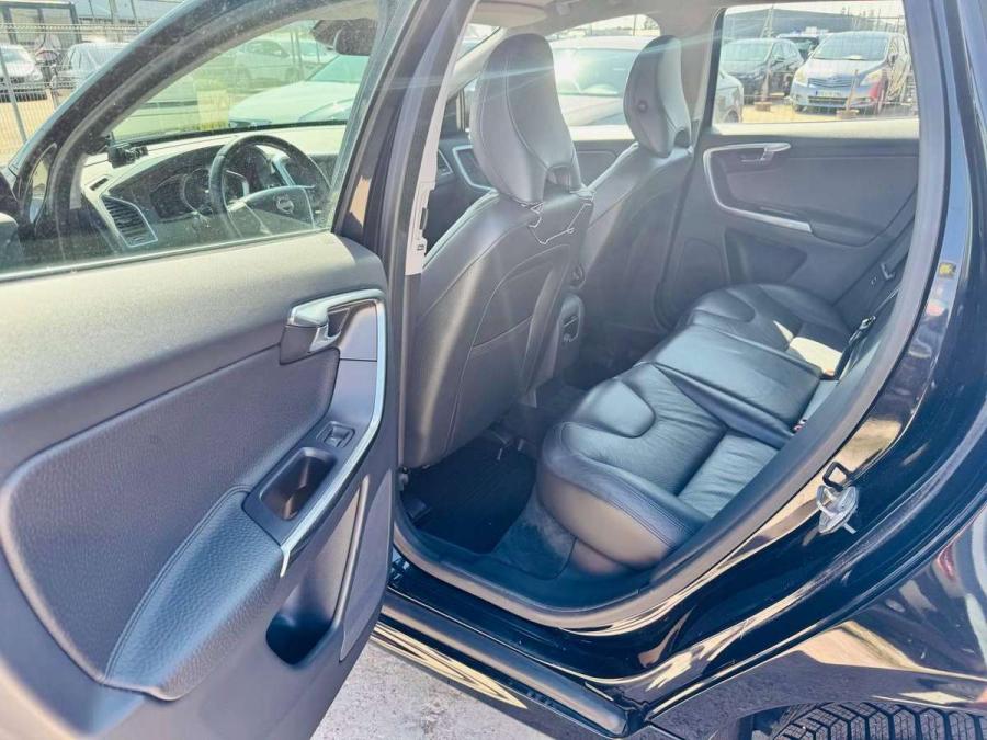 Melns Volvo XC60 2013 Kauņa, ar dzinēja tilpumu 1.98 L un nobraukumu 235 tūkst. km par 12999 €, foto 9 vietnē AUTOMOTO.COM.LV